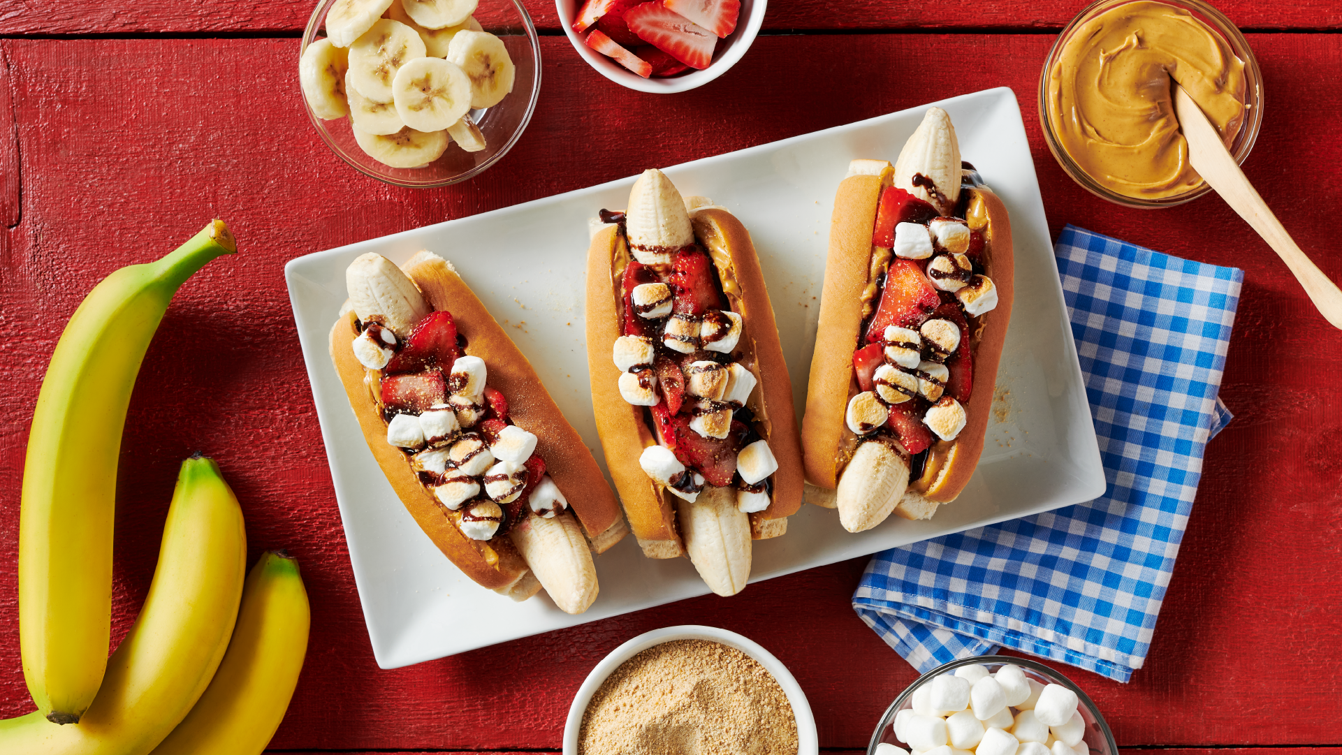 Hot dogs style biscuit-sandwich à la guimauve aux bananes – Gadoua